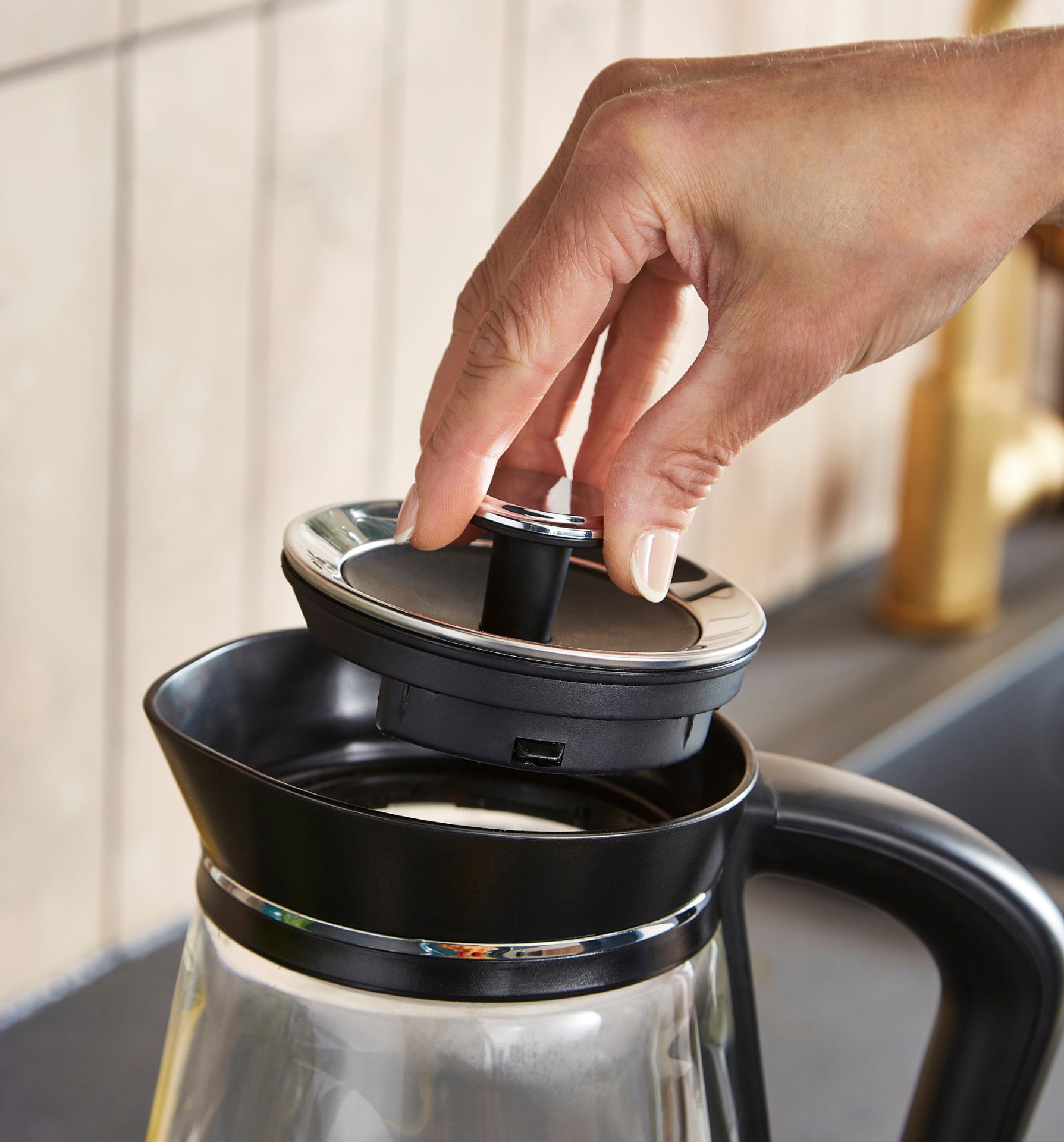 Morphy Richards 1.7L Glass Jug Kettle – Black & Chrome